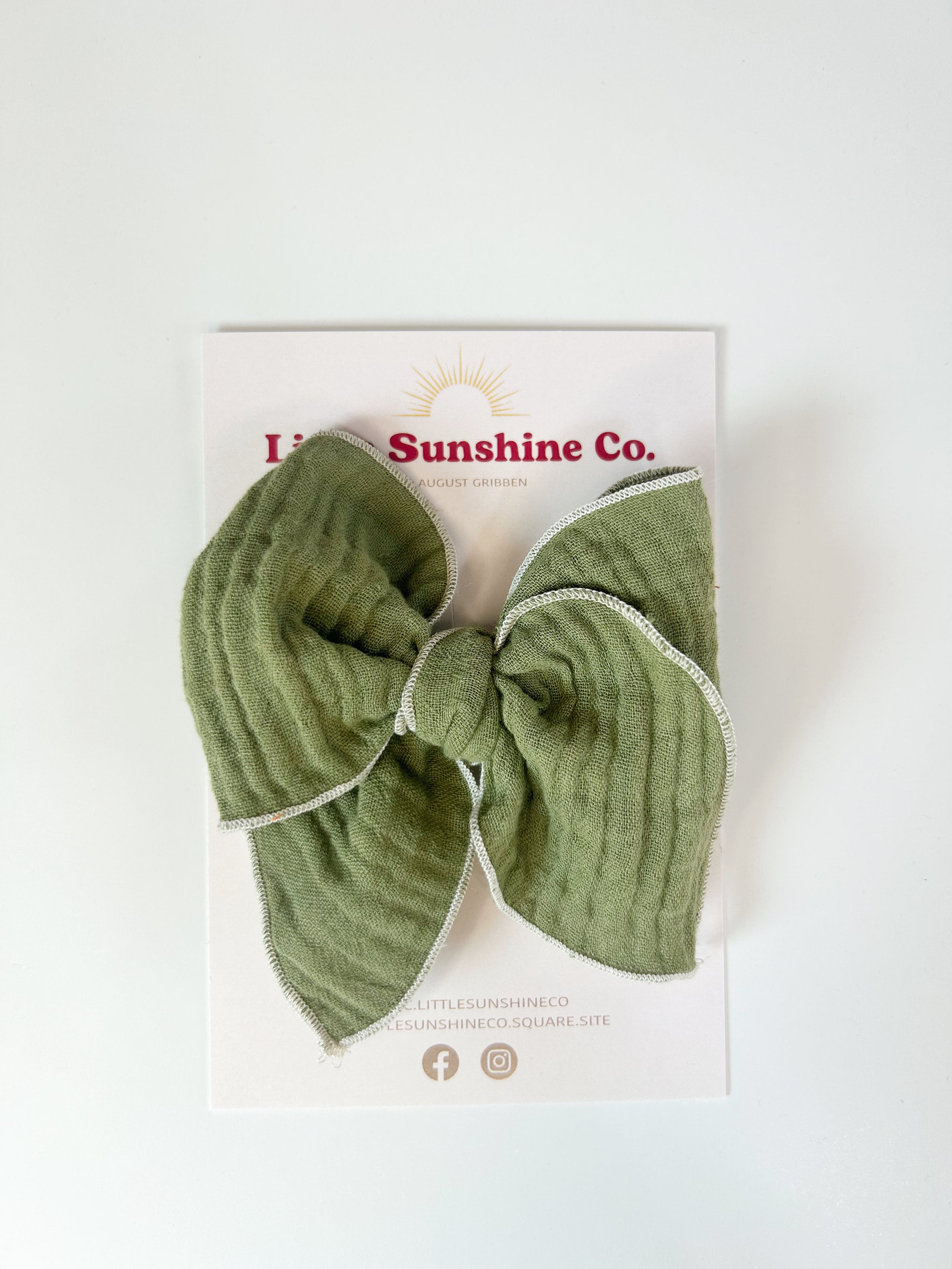 Sage Green Medium Hair Bow | LITTLE SUNSHINE CO.